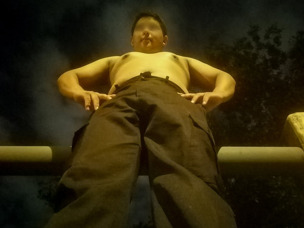 Foticos Nocturnas En La Calle Sin Camiseta 02 8 Pics Xhamster